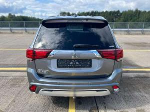 Grey Mitsubishi Outlander 2019 in Vilnius, with an engine capacity of 2.40 L and mileage of 167 thousand km for 15799 €, photo 7 on AUTOMOTO.COM.LV
