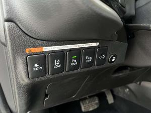 Grey Mitsubishi Outlander 2019 in Vilnius, with an engine capacity of 2.40 L and mileage of 167 thousand km for 15799 €, photo 17 on AUTOMOTO.COM.LV