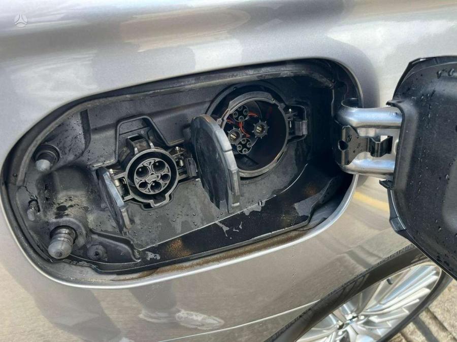 Grey Mitsubishi Outlander 2019 in Vilnius, with an engine capacity of 2.40 L and mileage of 167 thousand km for 15799 €, photo 21 on AUTOMOTO.COM.LV