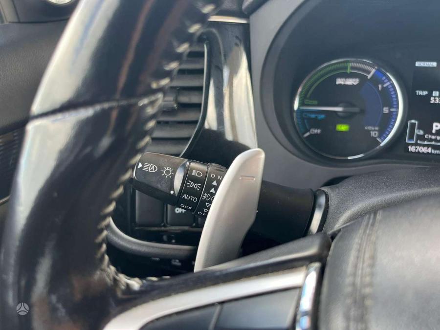 Grey Mitsubishi Outlander 2019 in Vilnius, with an engine capacity of 2.40 L and mileage of 167 thousand km for 15799 €, photo 22 on AUTOMOTO.COM.LV