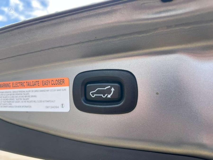 Grey Mitsubishi Outlander 2019 in Vilnius, with an engine capacity of 2.40 L and mileage of 167 thousand km for 15799 €, photo 26 on AUTOMOTO.COM.LV