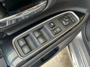 Grey Mitsubishi Outlander 2019 in Vilnius, with an engine capacity of 2.40 L and mileage of 167 thousand km for 15799 €, photo 27 on AUTOMOTO.COM.LV