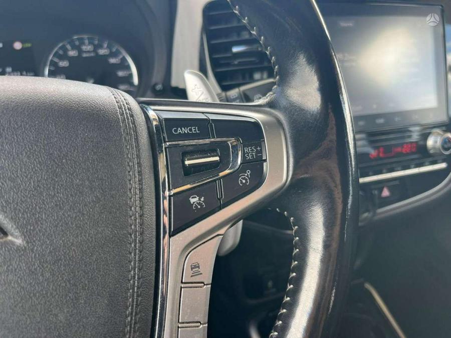Grey Mitsubishi Outlander 2019 in Vilnius, with an engine capacity of 2.40 L and mileage of 167 thousand km for 15799 €, photo 29 on AUTOMOTO.COM.LV