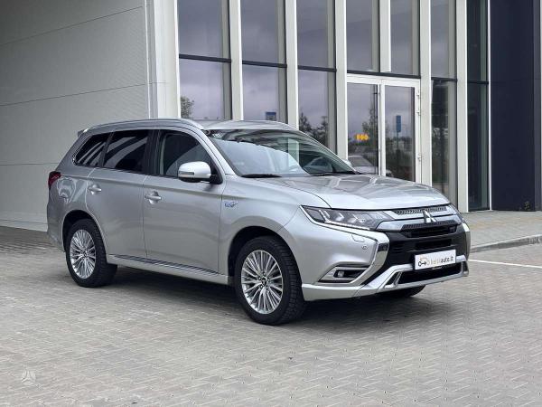 Pelēks Mitsubishi Outlander 2019 Viļņa, ar dzinēja tilpumu 2.36 L un nobraukumu 201 tūkst. km par 14999 €, foto 8 vietnē AUTOMOTO.COM.LV