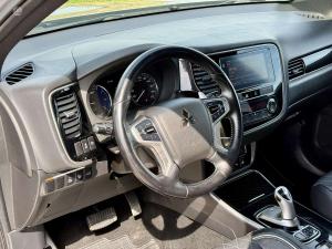 Pelēks Mitsubishi Outlander 2019 Šauļi, ar dzinēja tilpumu 2.36 L un nobraukumu 106 tūkst. km par 16700 €, foto 11 vietnē AUTOMOTO.COM.LV