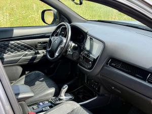 Pelēks Mitsubishi Outlander 2019 Šauļi, ar dzinēja tilpumu 2.36 L un nobraukumu 106 tūkst. km par 16700 €, foto 19 vietnē AUTOMOTO.COM.LV
