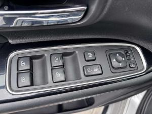 Pelēks Mitsubishi Outlander 2019 Viļņa, ar dzinēja tilpumu 2.36 L un nobraukumu 201 tūkst. km par 14600 €, foto 19 vietnē AUTOMOTO.COM.LV