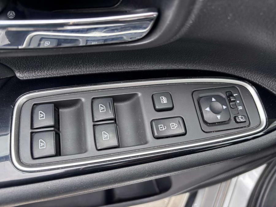 Pelēks Mitsubishi Outlander 2019 Viļņa, ar dzinēja tilpumu 2.36 L un nobraukumu 201 tūkst. km par 14600 €, foto 19 vietnē AUTOMOTO.COM.LV