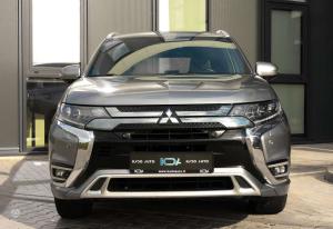 Grey Mitsubishi Outlander 2019 in Kaunas, with an engine capacity of 2.36 L and mileage of 185 thousand km for 16850 €, photo 3 on AUTOMOTO.COM.LV