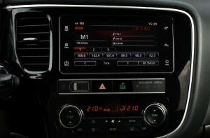 Grey Mitsubishi Outlander 2019 in Kaunas, with an engine capacity of 2.36 L and mileage of 185 thousand km for 16850 €, photo 16 on AUTOMOTO.COM.LV