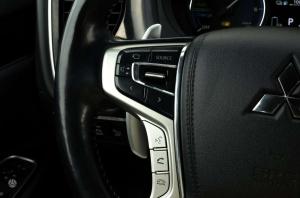 Grey Mitsubishi Outlander 2019 in Kaunas, with an engine capacity of 2.36 L and mileage of 185 thousand km for 16850 €, photo 20 on AUTOMOTO.COM.LV