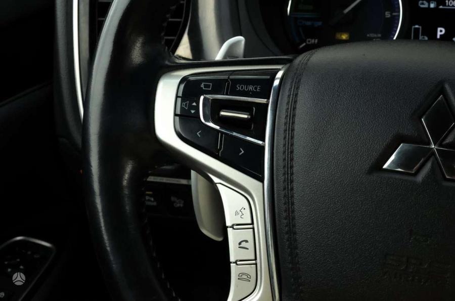 Grey Mitsubishi Outlander 2019 in Kaunas, with an engine capacity of 2.36 L and mileage of 185 thousand km for 16850 €, photo 20 on AUTOMOTO.COM.LV