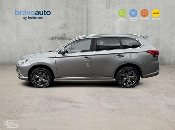 Pelēks Mitsubishi Outlander 2020 Kauņa, ar dzinēja tilpumu 2.40 L un nobraukumu 147 tūkst. km par 19771 €, foto 2 vietnē AUTOMOTO.COM.LV
