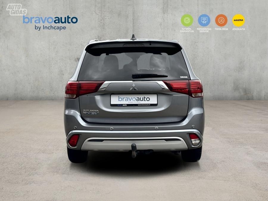 Grey Mitsubishi Outlander 2020 in Kaunas, with an engine capacity of 2.40 L and mileage of 147 thousand km for 19771 €, photo 5 on AUTOMOTO.COM.LV