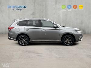 Grey Mitsubishi Outlander 2020 in Kaunas, with an engine capacity of 2.40 L and mileage of 147 thousand km for 19771 €, photo 7 on AUTOMOTO.COM.LV