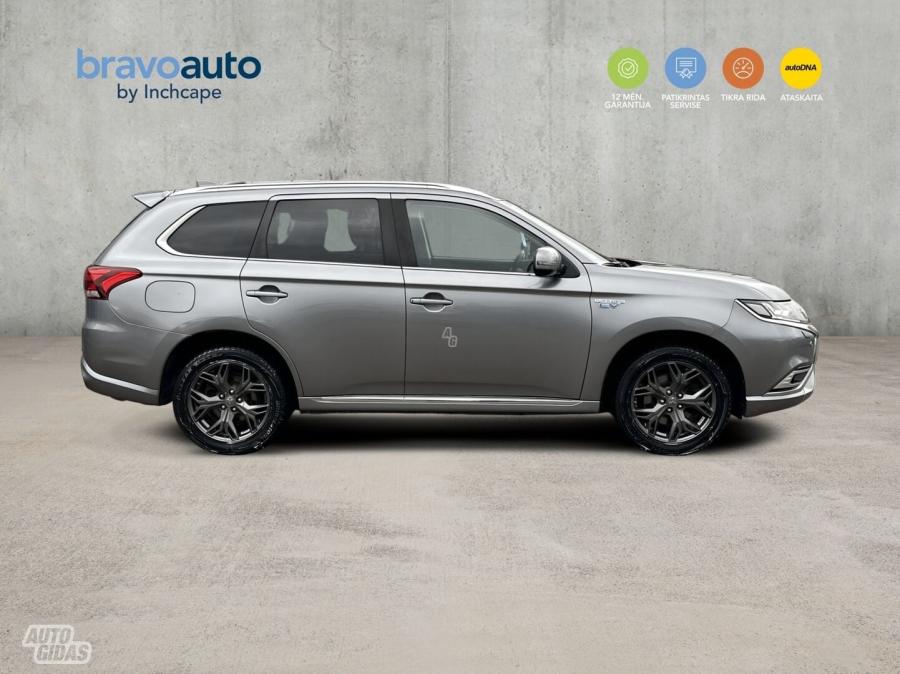 Grey Mitsubishi Outlander 2020 in Kaunas, with an engine capacity of 2.40 L and mileage of 147 thousand km for 19771 €, photo 7 on AUTOMOTO.COM.LV