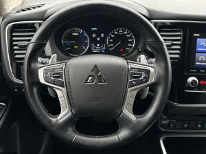 Grey Mitsubishi Outlander 2020 in Kaunas, with an engine capacity of 2.40 L and mileage of 147 thousand km for 19771 €, photo 18 on AUTOMOTO.COM.LV