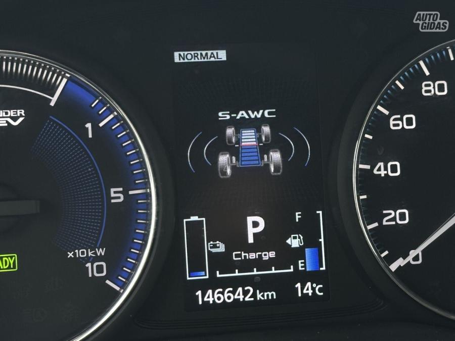Grey Mitsubishi Outlander 2020 in Kaunas, with an engine capacity of 2.40 L and mileage of 147 thousand km for 19771 €, photo 20 on AUTOMOTO.COM.LV