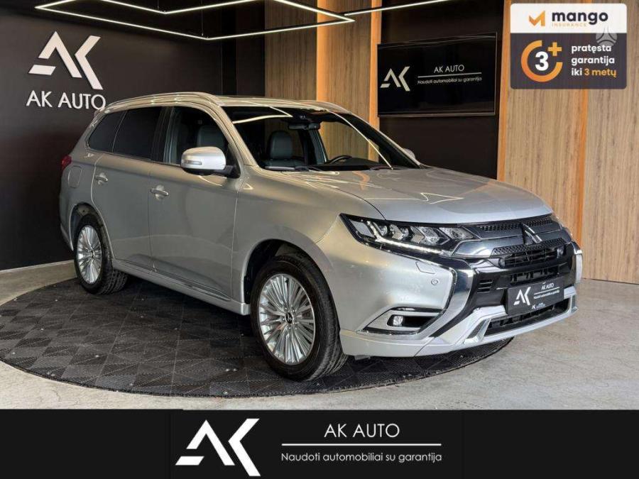 Grey Mitsubishi Outlander 2020 in Kaunas, with an engine capacity of 2.36 L and mileage of 129 thousand km for 17990 €, photo 1 on AUTOMOTO.COM.LV