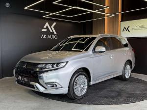 Grey Mitsubishi Outlander 2020 in Kaunas, with an engine capacity of 2.36 L and mileage of 129 thousand km for 17990 €, photo 7 on AUTOMOTO.COM.LV