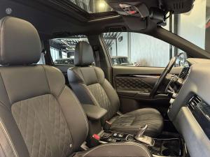 Grey Mitsubishi Outlander 2020 in Kaunas, with an engine capacity of 2.36 L and mileage of 129 thousand km for 17990 €, photo 17 on AUTOMOTO.COM.LV