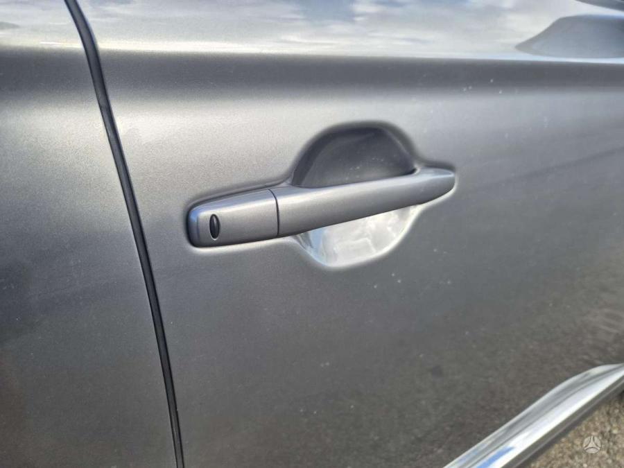 Grey Mitsubishi Outlander 2020 in Mazeikiai, with an engine capacity of 2.36 L and mileage of 132 thousand km for 12800 €, photo 15 on AUTOMOTO.COM.LV