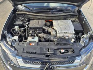 Grey Mitsubishi Outlander 2020 in Mazeikiai, with an engine capacity of 2.36 L and mileage of 132 thousand km for 12800 €, photo 16 on AUTOMOTO.COM.LV