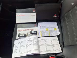 Grey Mitsubishi Outlander 2020 in Mazeikiai, with an engine capacity of 2.36 L and mileage of 132 thousand km for 12800 €, photo 17 on AUTOMOTO.COM.LV