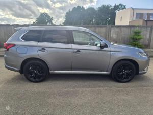 Pelēks Mitsubishi Outlander 2020 Mažeikiai, ar dzinēja tilpumu 2.36 L un nobraukumu 132 tūkst. km par 11800 €, foto 3 vietnē AUTOMOTO.COM.LV