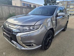 Pelēks Mitsubishi Outlander 2020 Mažeikiai, ar dzinēja tilpumu 2.36 L un nobraukumu 132 tūkst. km par 11800 €, foto 7 vietnē AUTOMOTO.COM.LV