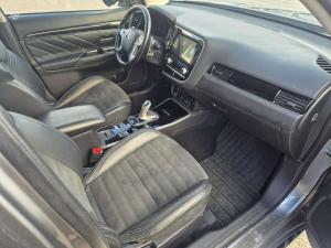 Pelēks Mitsubishi Outlander 2020 Mažeikiai, ar dzinēja tilpumu 2.36 L un nobraukumu 132 tūkst. km par 11800 €, foto 9 vietnē AUTOMOTO.COM.LV