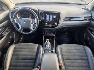 Pelēks Mitsubishi Outlander 2020 Mažeikiai, ar dzinēja tilpumu 2.36 L un nobraukumu 132 tūkst. km par 11800 €, foto 10 vietnē AUTOMOTO.COM.LV