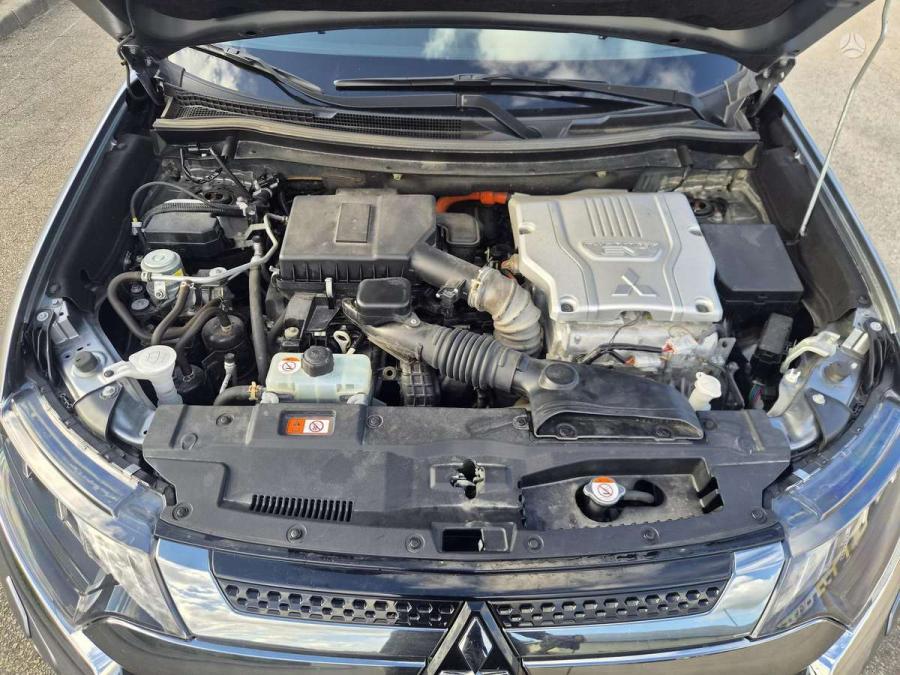 Pelēks Mitsubishi Outlander 2020 Mažeikiai, ar dzinēja tilpumu 2.36 L un nobraukumu 132 tūkst. km par 11800 €, foto 16 vietnē AUTOMOTO.COM.LV