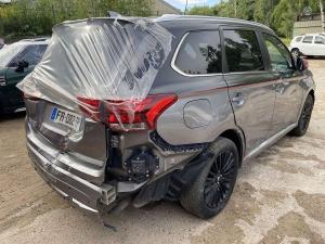 Grey Mitsubishi Outlander 2020 in Taurage, with an engine capacity of 2.36 L and mileage of 61 thousand km for 3700 €, photo 4 on AUTOMOTO.COM.LV