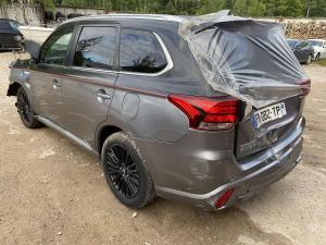 Grey Mitsubishi Outlander 2020 in Taurage, with an engine capacity of 2.36 L and mileage of 61 thousand km for 3700 €, photo 5 on AUTOMOTO.COM.LV