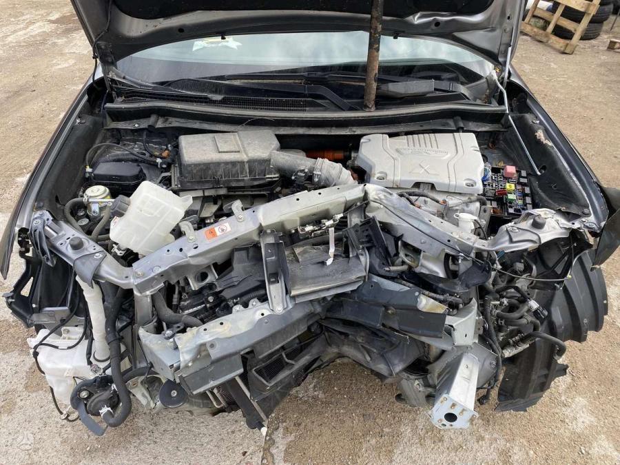 Grey Mitsubishi Outlander 2020 in Taurage, with an engine capacity of 2.36 L and mileage of 61 thousand km for 3700 €, photo 6 on AUTOMOTO.COM.LV