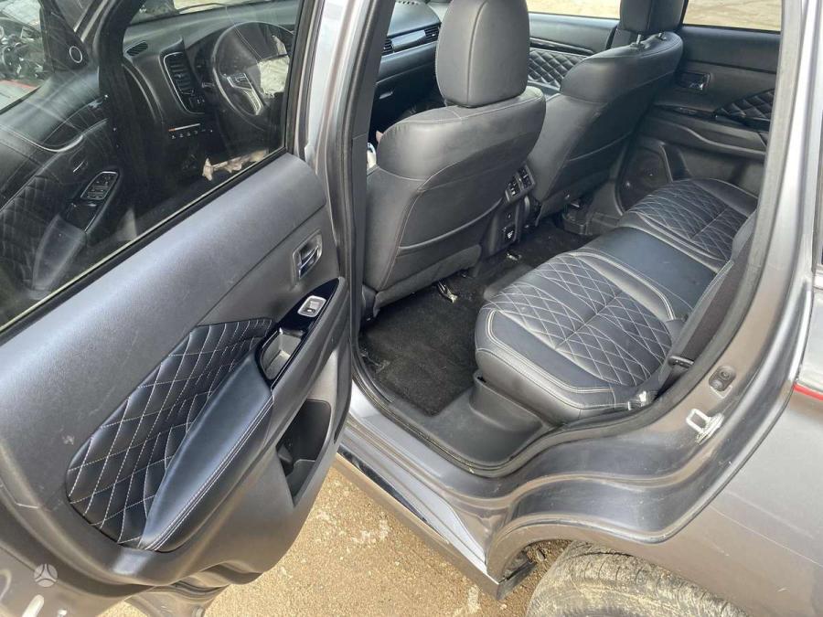 Grey Mitsubishi Outlander 2020 in Taurage, with an engine capacity of 2.36 L and mileage of 61 thousand km for 3700 €, photo 21 on AUTOMOTO.COM.LV