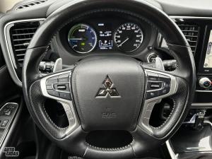 Grey Mitsubishi Outlander 2020 in Avizieniai, with an engine capacity of 2.40 L and mileage of 144 thousand km for 17500 €, photo 7 on AUTOMOTO.COM.LV