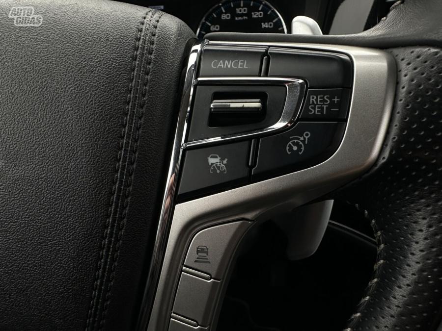 Grey Mitsubishi Outlander 2020 in Avizieniai, with an engine capacity of 2.40 L and mileage of 144 thousand km for 17500 €, photo 11 on AUTOMOTO.COM.LV