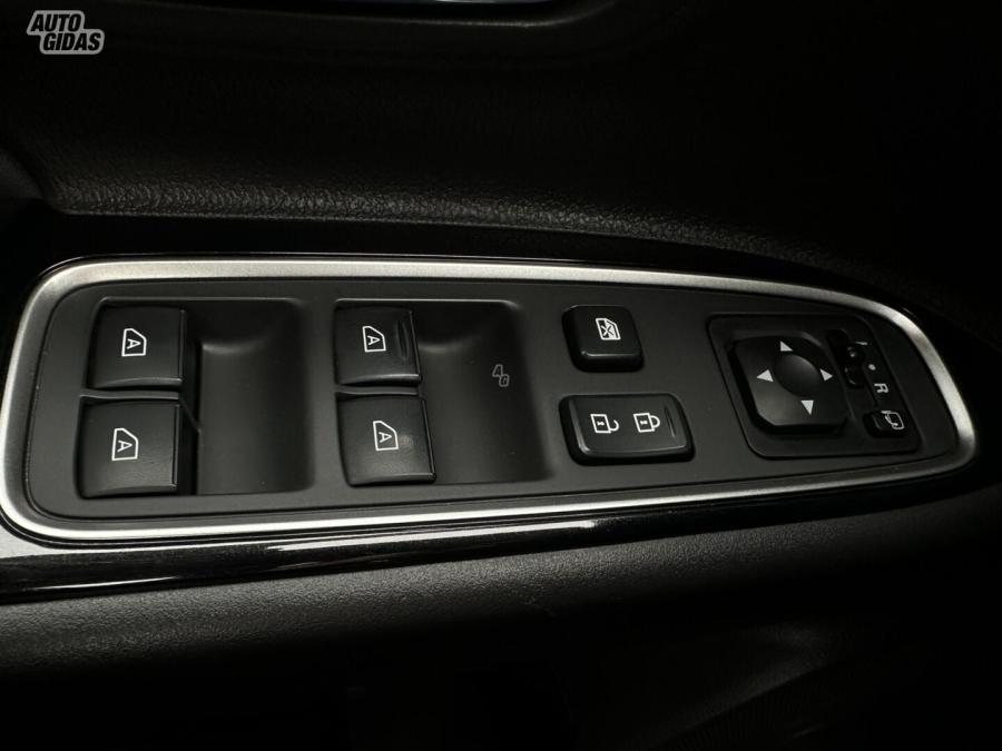 Grey Mitsubishi Outlander 2020 in Avizieniai, with an engine capacity of 2.40 L and mileage of 144 thousand km for 17500 €, photo 23 on AUTOMOTO.COM.LV