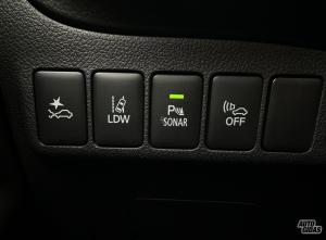 Grey Mitsubishi Outlander 2020 in Avizieniai, with an engine capacity of 2.40 L and mileage of 144 thousand km for 17500 €, photo 24 on AUTOMOTO.COM.LV