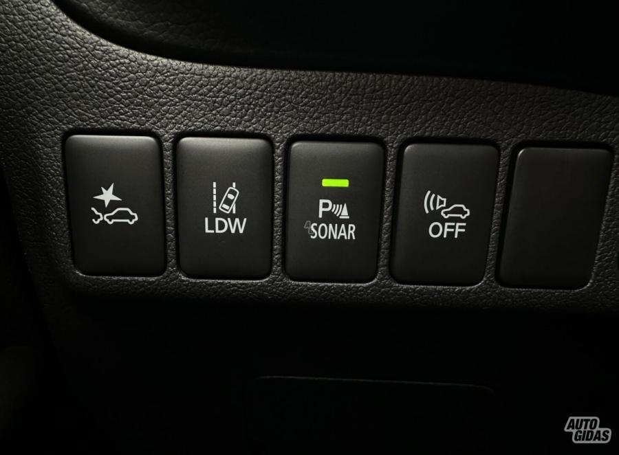 Grey Mitsubishi Outlander 2020 in Avizieniai, with an engine capacity of 2.40 L and mileage of 144 thousand km for 17500 €, photo 24 on AUTOMOTO.COM.LV