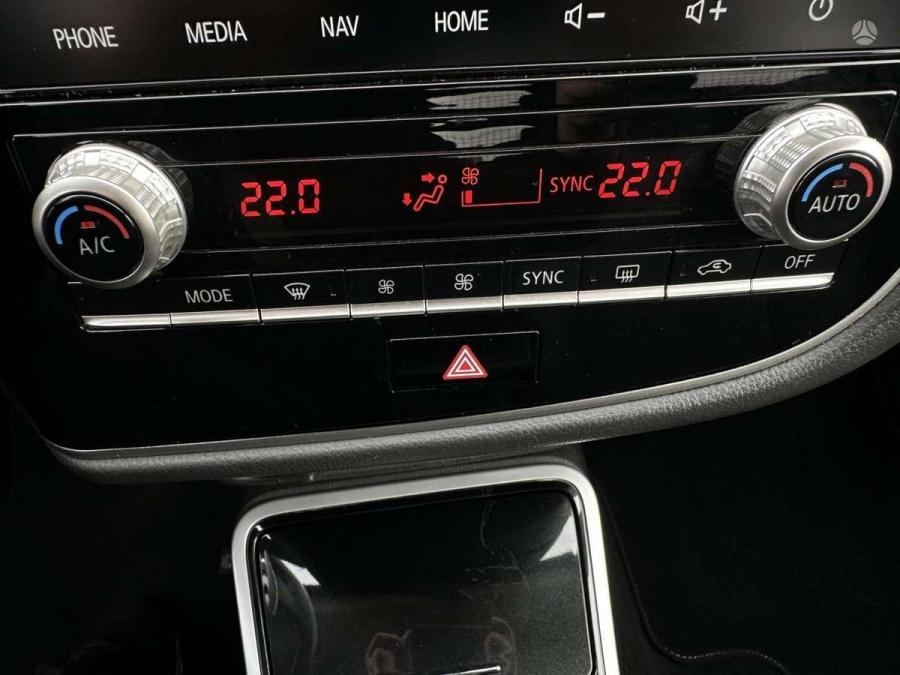 Grey Mitsubishi Outlander 2020 in Vilnius, with an engine capacity of 2.40 L and mileage of 139 thousand km for 18450 €, photo 19 on AUTOMOTO.COM.LV