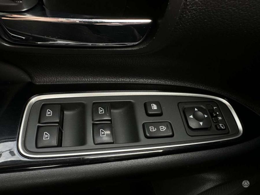 Grey Mitsubishi Outlander 2020 in Vilnius, with an engine capacity of 2.40 L and mileage of 139 thousand km for 18450 €, photo 24 on AUTOMOTO.COM.LV