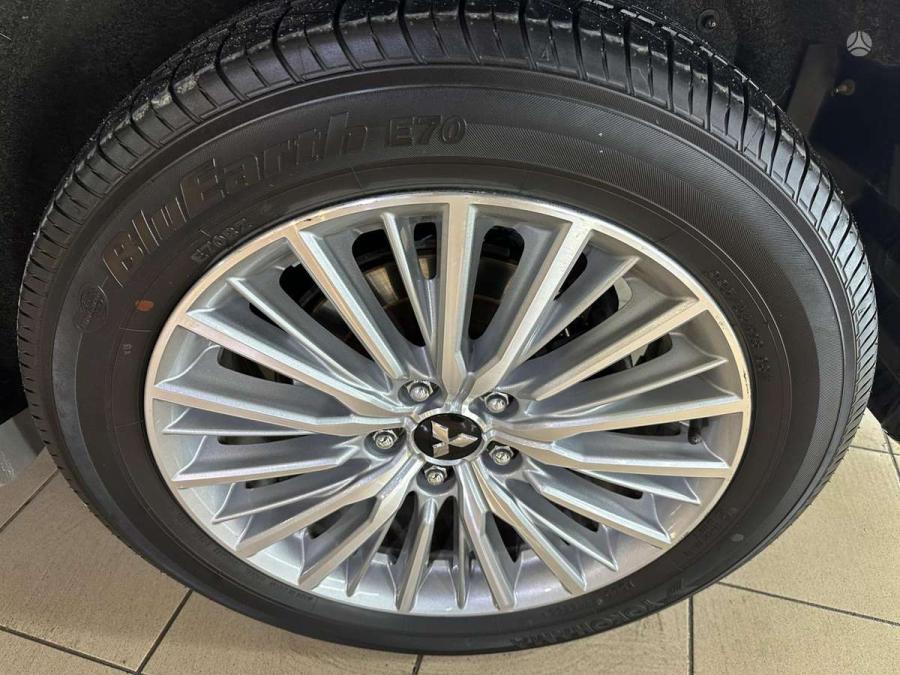 Grey Mitsubishi Outlander 2020 in Vilnius, with an engine capacity of 2.40 L and mileage of 139 thousand km for 18450 €, photo 29 on AUTOMOTO.COM.LV