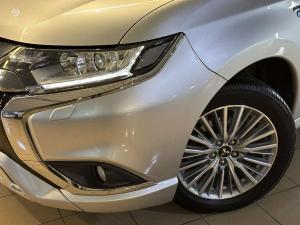 Grey Mitsubishi Outlander 2020 in Vilnius, with an engine capacity of 2.40 L and mileage of 139 thousand km for 18450 €, photo 30 on AUTOMOTO.COM.LV