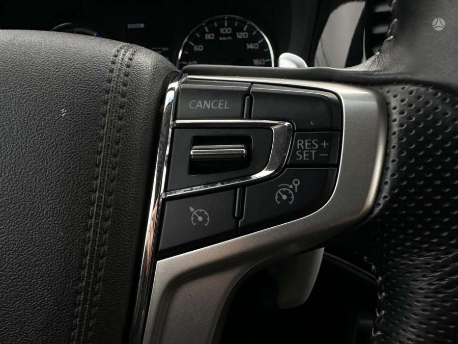 Grey Mitsubishi Outlander 2020 in Vilnius, with an engine capacity of 2.40 L and mileage of 139 thousand km for 18450 €, photo 11 on AUTOMOTO.COM.LV