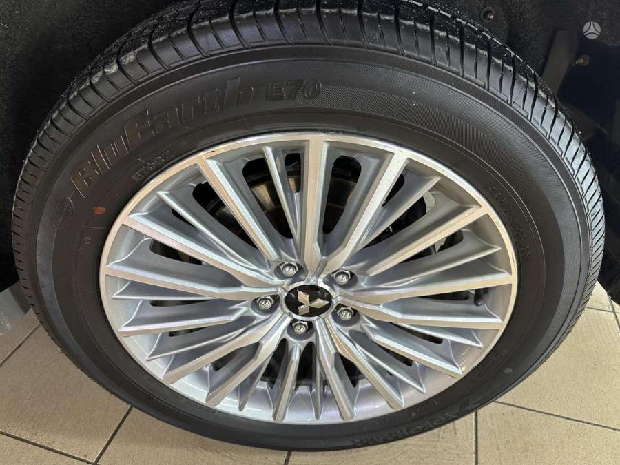 Grey Mitsubishi Outlander 2020 in Vilnius, with an engine capacity of 2.40 L and mileage of 139 thousand km for 18450 €, photo 29 on AUTOMOTO.COM.LV