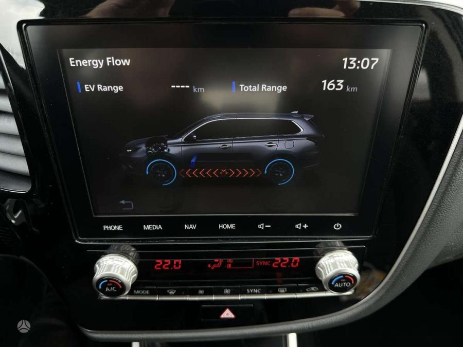 Grey Mitsubishi Outlander 2020 in Vilnius, with an engine capacity of 2.40 L and mileage of 139 thousand km for 18450 €, photo 17 on AUTOMOTO.COM.LV
