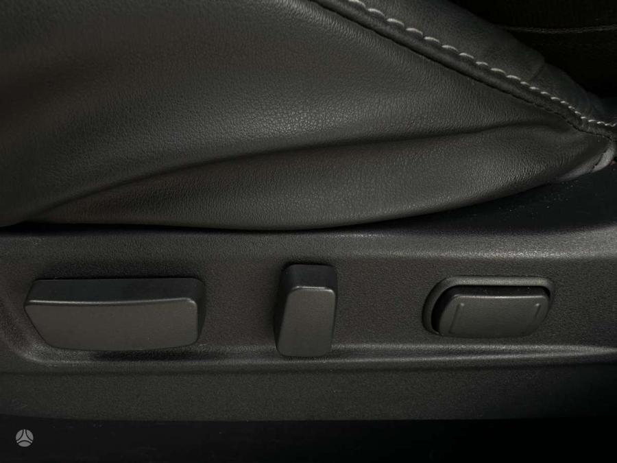 Grey Mitsubishi Outlander 2020 in Vilnius, with an engine capacity of 2.40 L and mileage of 139 thousand km for 18450 €, photo 25 on AUTOMOTO.COM.LV